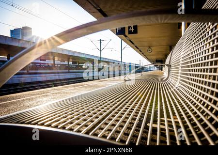 Hanover, Germany. 21st Apr, 2023. Platforms at Hanover Central Station ...