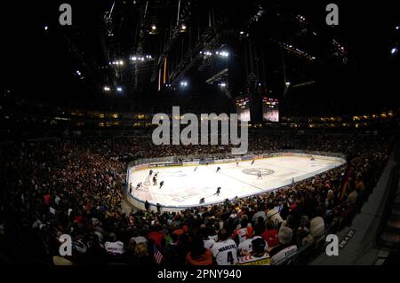 Übersicht Kölnarena, Eishockey Länderspiel Deutschland - USA 4:2 in der ...