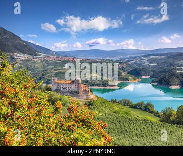 Fabulous View of the Cles Castel, the Santa Giustina Lake and lots of ...