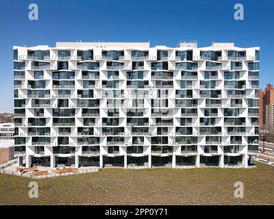 City Hyde Park Apartments designed by Studio Gang Stock Photo - Alamy
