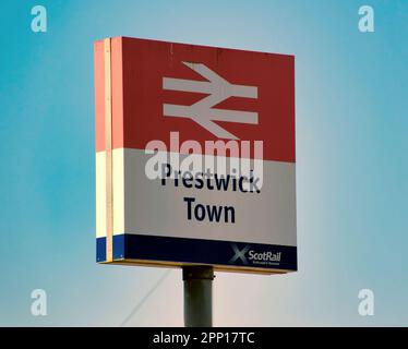 Prestwick, Scotland, UK 21st April, 2023. UK Weather: Sunny weather in ...