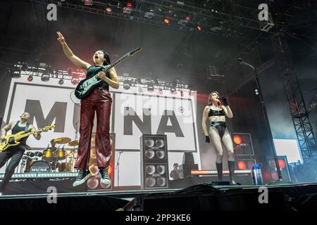 Josette Maskin, left, and Katie Gavin of MUNA perform at the Coachella ...