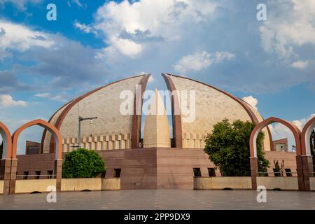 Stunning cloudy back View of Pakistan Monument at the heart of ...