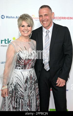 Linda Feller mit Ehemann Andreas Schmidt beim 15. Hope Jubiläumskonzert ...
