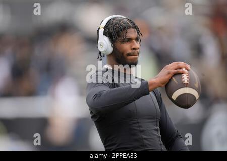 Colorado quarterback Shedeur Sanders (2) warms up before the team's ...