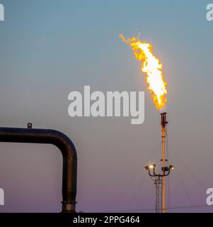 Gas flaring in the Permian Basin Stock Photo - Alamy