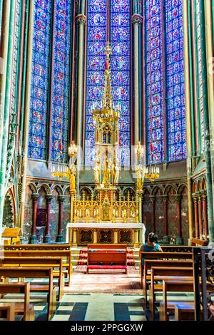 Interior of Amiens Cathedral Stock Photo - Alamy