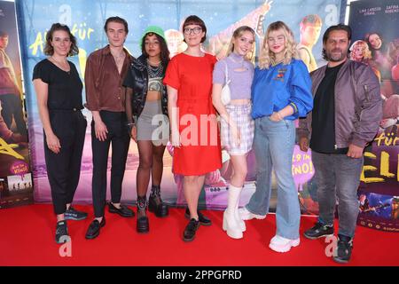 Gustav Schmidt,Safira Robens, Lina Larissa Strahl, Malene Becker ...
