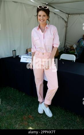 Los Angeles, Ca. 23rd Apr, 2023. Alycia Debnam-Carey, Josh Bonzie of ...