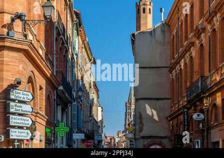 TOULOUSE, FRANCE - SEPTEMBER 5, 2013: Urban scene, view of streets in ...