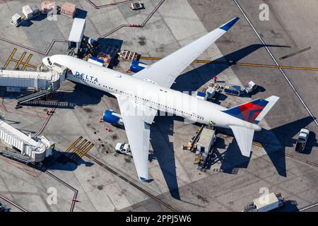 Aerial view of Delta Airlines Boeing 757 and Airbus A320 aircraft at ...