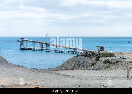 pipeline and conveyor for loading of transport ships Stock Photo - Alamy