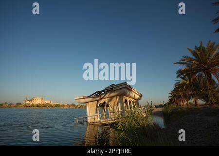 Camp Victory American base in Baghdad during occupation Stock Photo - Alamy