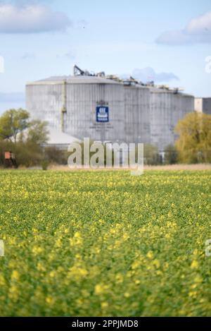 Yara GmbH & Co. KG in the ChemCoast Park Brunsbüttel, with an ammonia ...