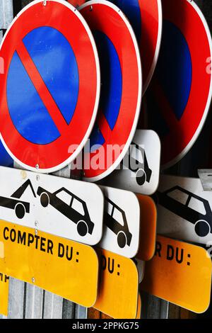 France Paris Traffic sign roundabout Stock Photo - Alamy