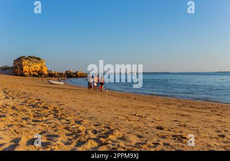 Praia Grande beach. Ferragudo Stock Photo - Alamy