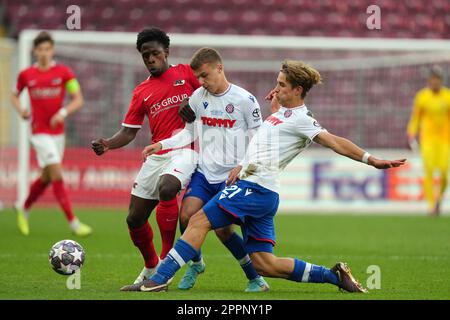 GENEVA - (lr) Simun Hrgovic of Hajduk Split, Jayden Addai of AZ during the UEFA Youth League ...