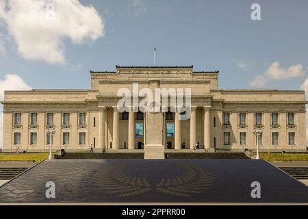 Auckland Memorial War Museum with the Cenotaph and commemorative water ...