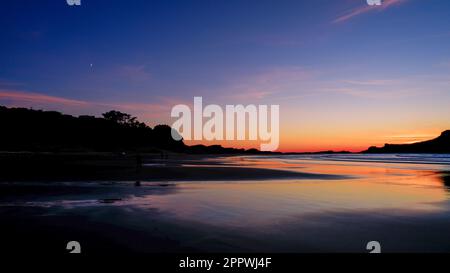 Sunrise at the beach, Castlepoint, North Island, NZ Stock Photo - Alamy
