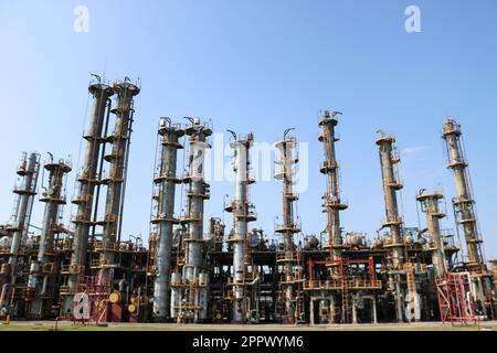 Rectification columns, gas separation unit at oil refinery ...