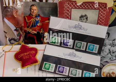 Royal family souvenirs and merchandise on sale in a tourist gift shop ...