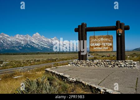 Grand Teton National Park Sign at entrance to the park North America ...