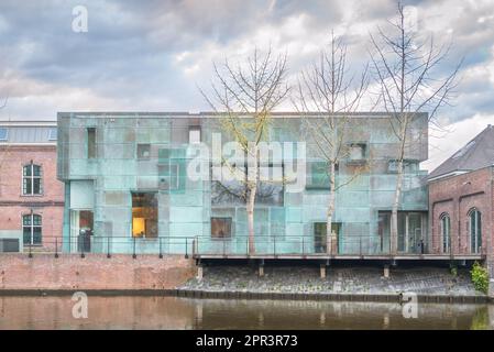 Amsterdam, Netherlands - Sarphatistraat office building / Stadgenoot ...