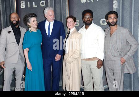 Silo Avi Nash & Rebecca Ferguson Stock Photo - Alamy