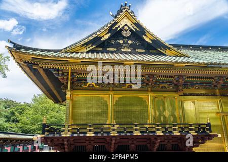 The Ueno Tosho-gu Shrine honden and Karamon in Ueno Park, Tokyo, Japan ...