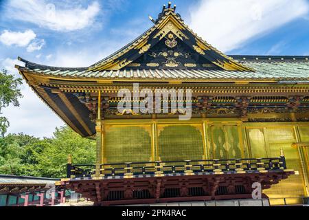 The Ueno Tosho-gu Shrine honden and Karamon in Ueno Park, Tokyo, Japan ...