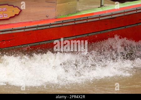 Water splashed from a speed boat in the river Stock Photo - Alamy