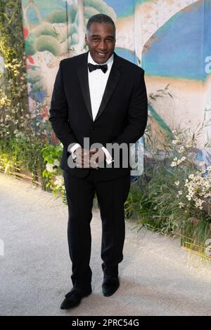 Singer and Actor Norm Lewis arrives for a dinner hosted by United ...