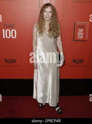 Mia Farrow arrives on the red carpet at The 78th Annual Tony Awards at ...