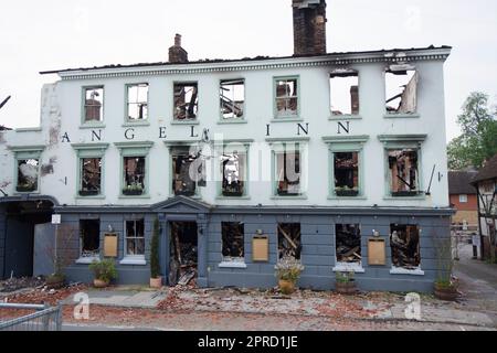 The Angel Hotel destroyed by fire leaving facade standing, Midhurst ...