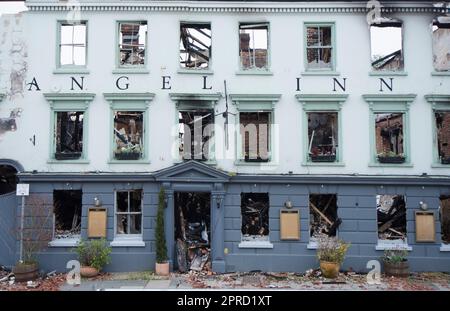 The Angel Hotel destroyed by fire leaving facade standing, Midhurst ...