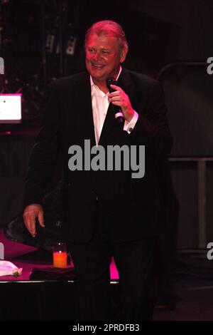 John Farnham commences his 'John Farnham Live!' series of concert dates ...