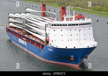Heavy Load Carrier UHL FINESSE passing the Kiel Canal Stock Photo - Alamy