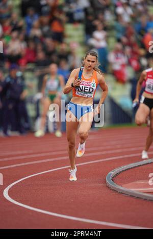Laura de Witte participating in the 4x400 meters relay of the European ...