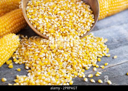 Popcorn fresh from the Cob Stock Photo - Alamy