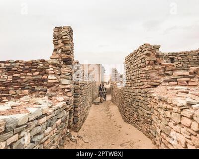 Mauritania, Tichitt, children playing Stock Photo - Alamy