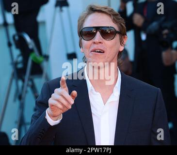 Sam Spruell attends the red carpet of HBOMax series A knight of the ...