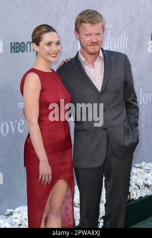 Elizabeth Olsen und Jesse Plemons bei der Premiere des HBO Max ...