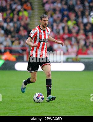 Chris Basham #6 of Sheffield United runs with the ball Stock Photo - Alamy