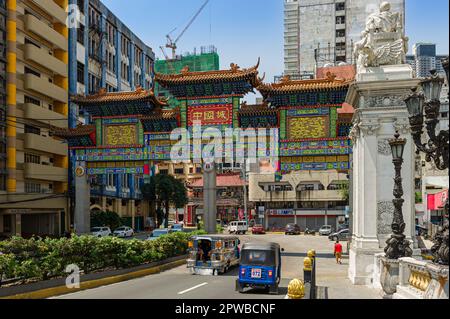 The New Binondo Chinatown Arch, Manila, The Philippines Stock Photo - Alamy
