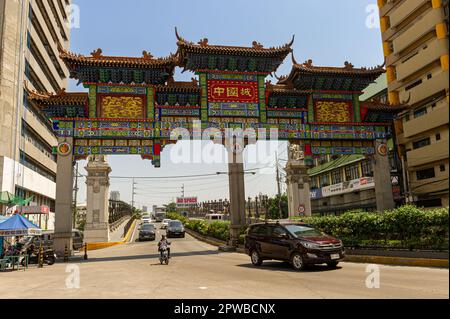 The New Binondo Chinatown Arch, Manila, The Philippines Stock Photo - Alamy