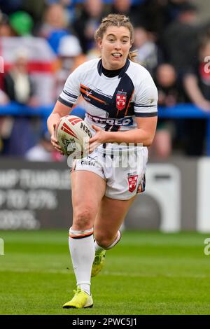 Vicky Molyneux #17 of England during the Mid Season International match ...