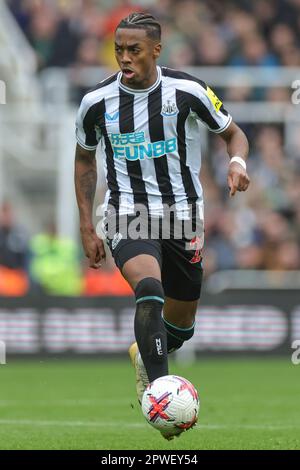 Joe Willock of Newcastle United breaks with the ball during the Premier ...