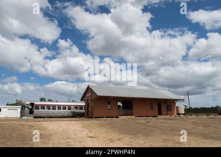 Savannah Lander Train stopped at Almaden Station, near Chillagoe ...