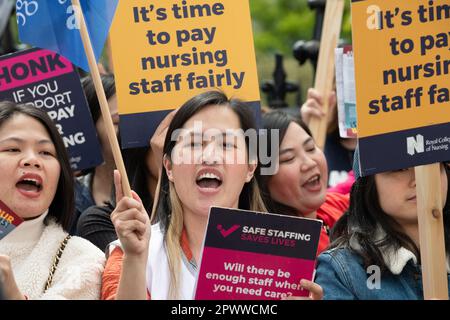 RCN Nurses Strike, St Thomas' Hospital, London. UK Stock Photo - Alamy