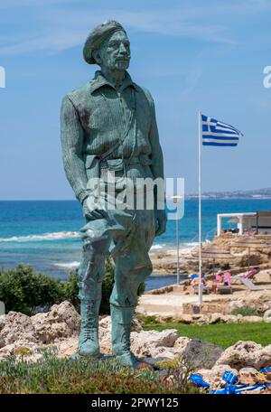 Monument and statue to Georgios Grivas in the spring sunshine of Paphos ...